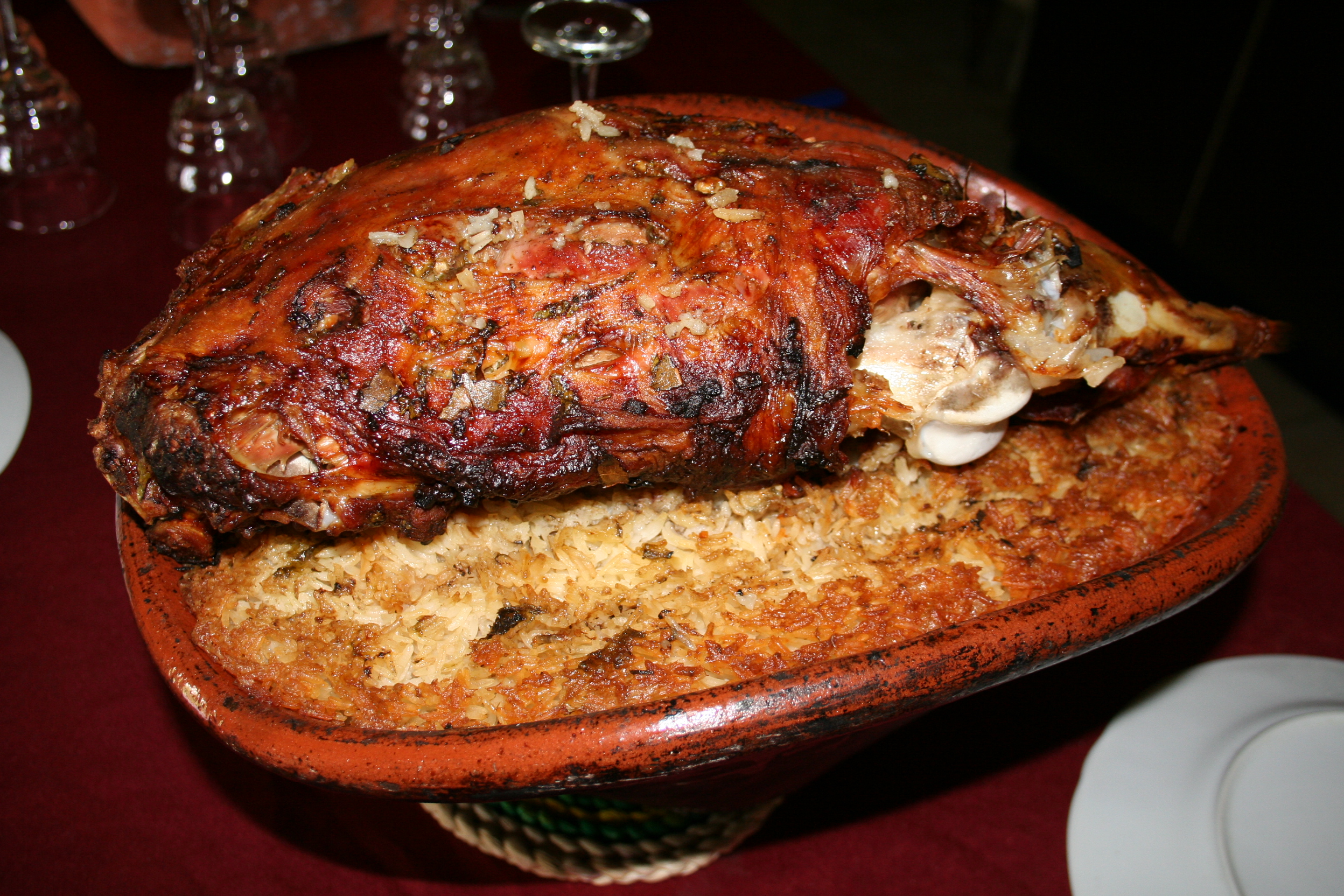 Valença com anho e arroz pingado | VerPortugal