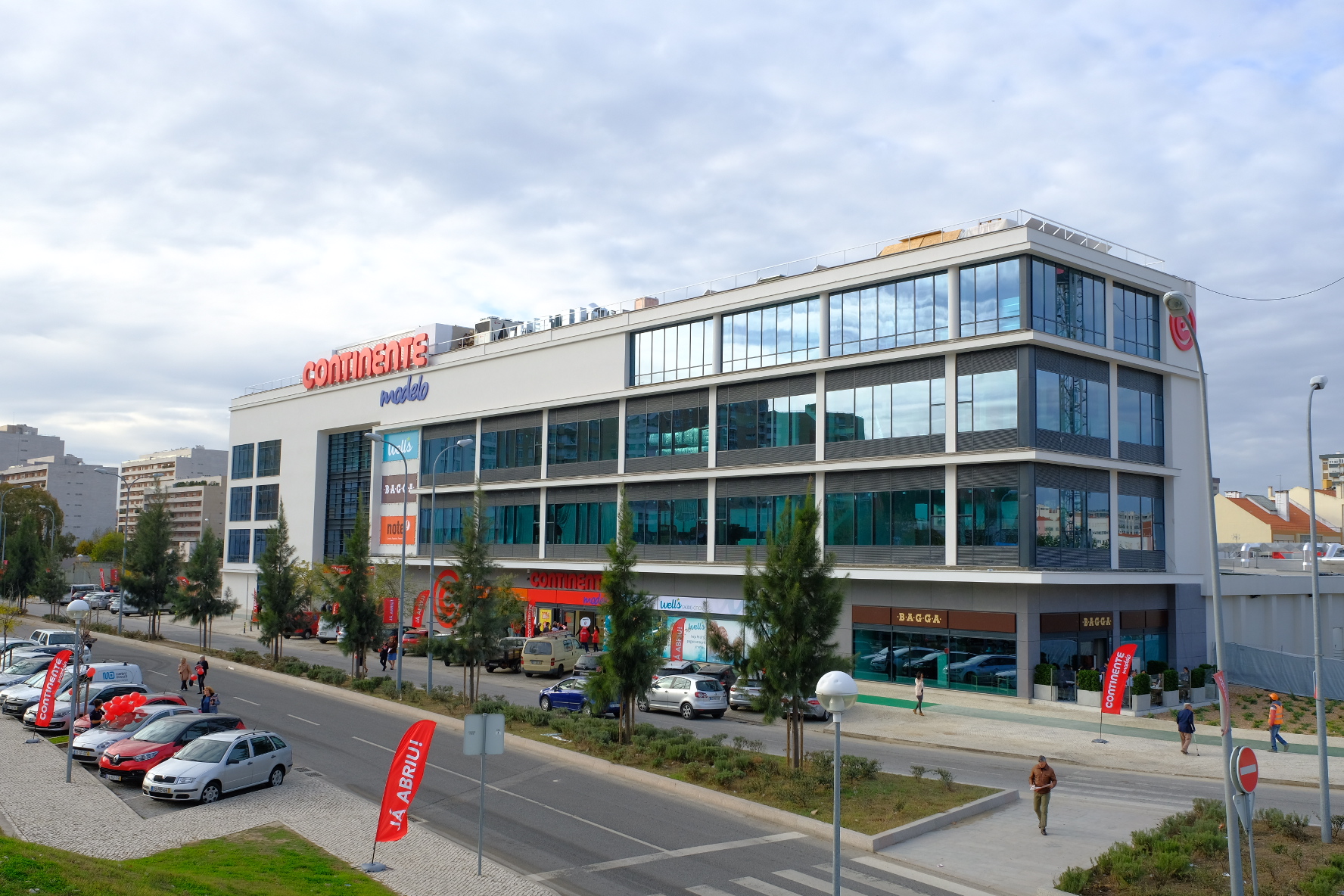 Sonae abre novas lojas em Mirandela e cria mais de 110 postos de ...